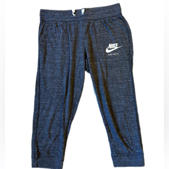Nike | Pants & Jumpsuits | Nike Capri Pants | Poshmark